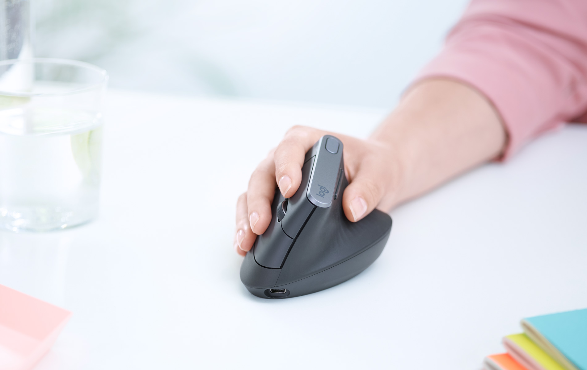Souris ergonomique Logitech MX Vertical pour la prise en charge du ...
